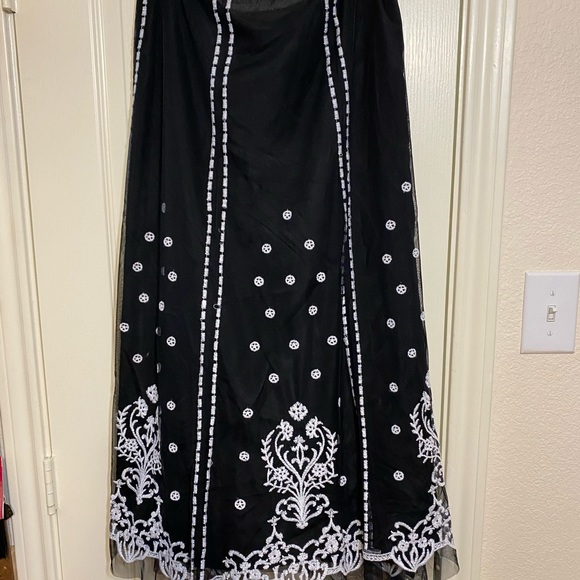 Peter Nygard | Skirts | Peter Nygard Woman Black Skirt With White ...